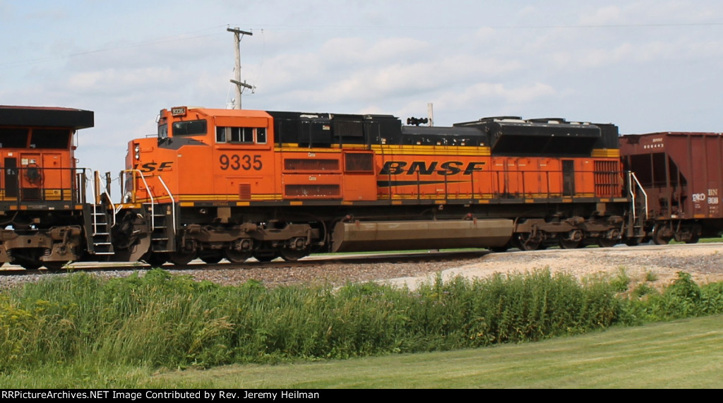 BNSF 9335 (1)